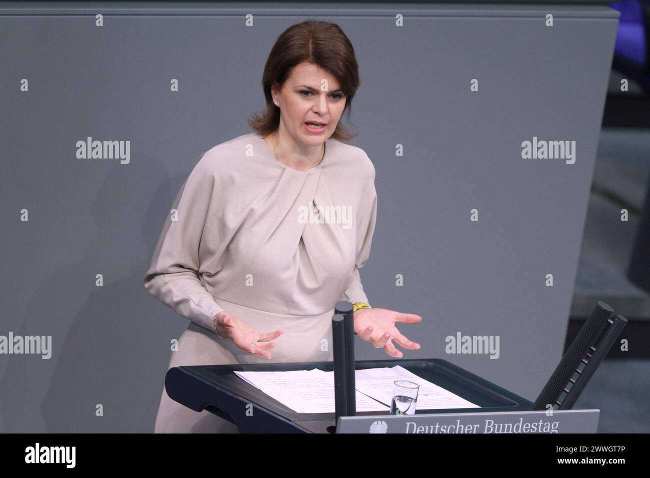 Berlin, Deutschland, 21.03.2024: Deutscher Bundestag: 160 ...