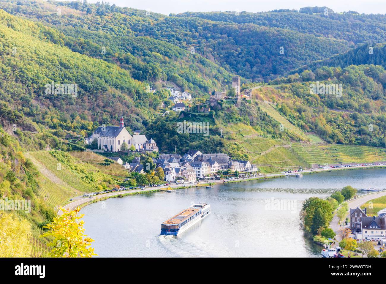 Beilstein: river Mosel (Moselle), cruise ship, Saint Joseph’s Catholic ...