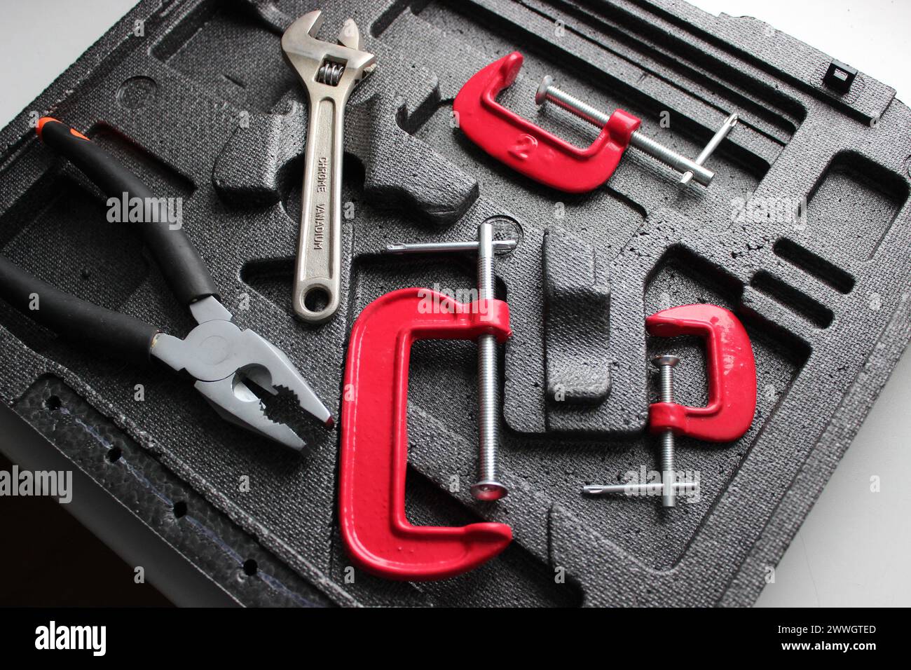 Fixing screw hi-res stock photography and images - Alamy