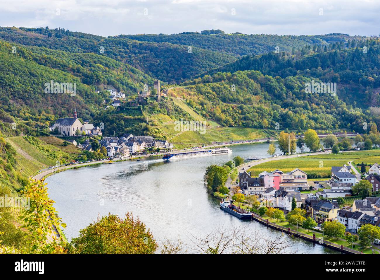 Beilstein: river Mosel (Moselle), cruise ship, Saint Joseph’s Catholic ...