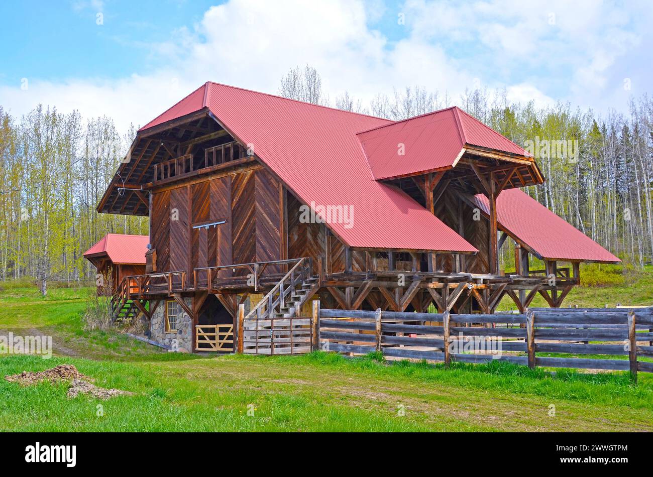 Modern farm outbuilding hi-res stock photography and images - Alamy