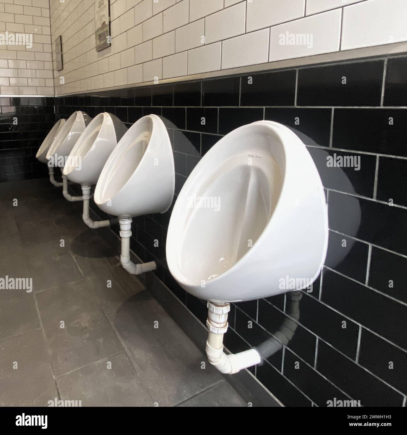 Urinal in a pub in Poole, Dorset, UK Stock Photo - Alamy
