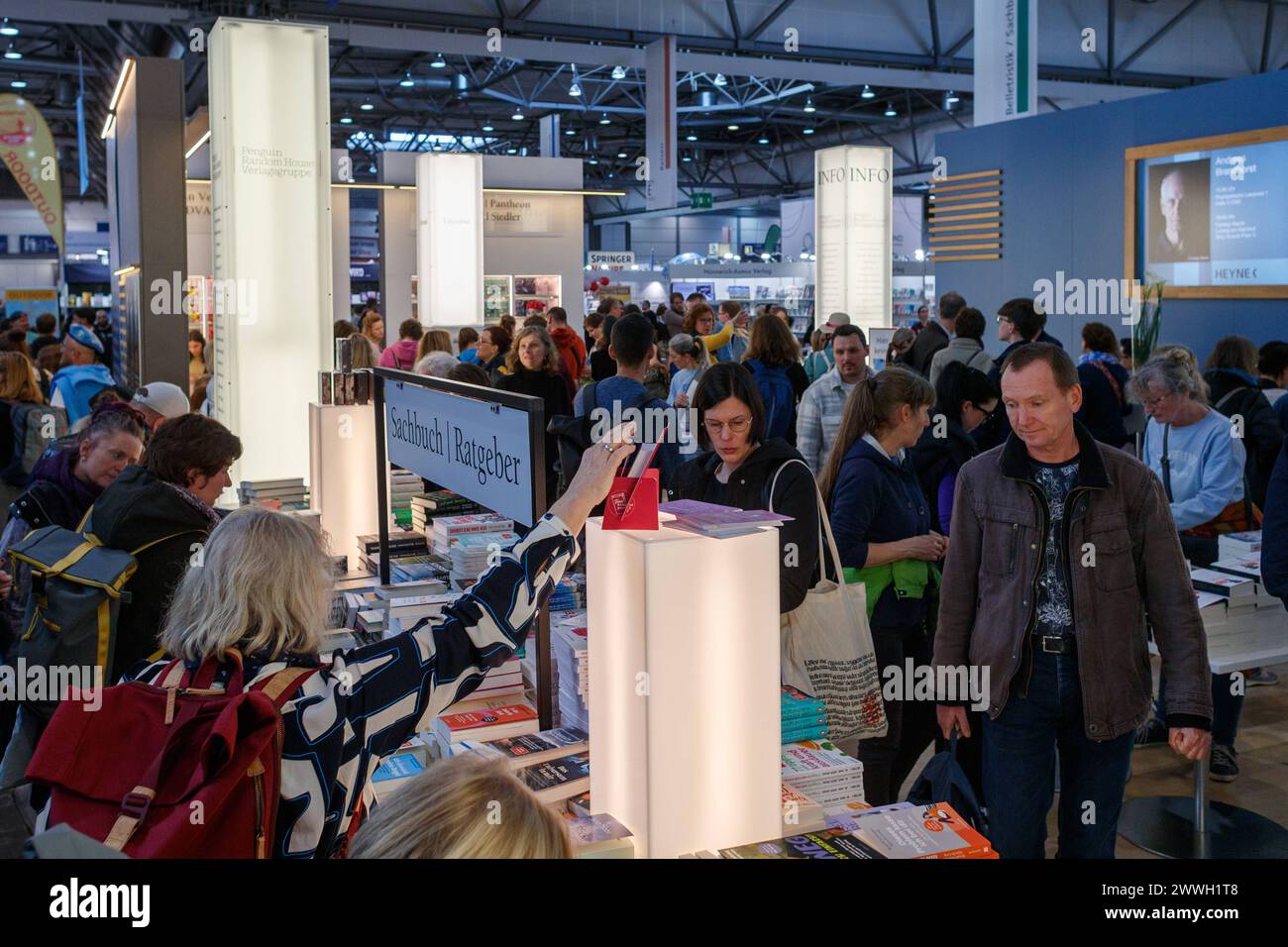 Leipziger Buchmesse am 23.03.24 - Viele interessierte Besucher am ...