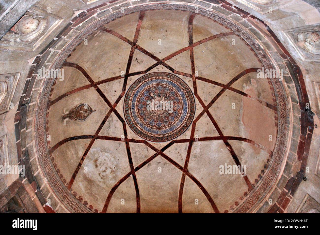 Colourful painting on the ceiling of Muhammad Shah Sayyid's Tomb, Lodi ...