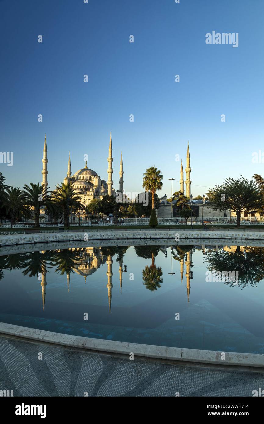Blue Mosque reflected on pool, Istanbul, Turkey Stock Photo - Alamy