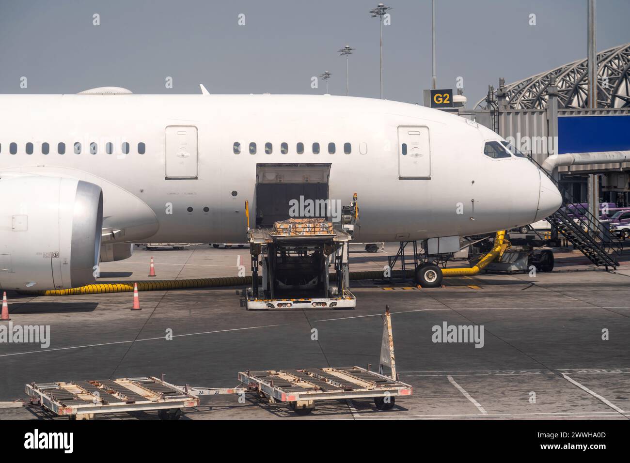 Loading platform of air freight to the aircraft before flight Stock ...