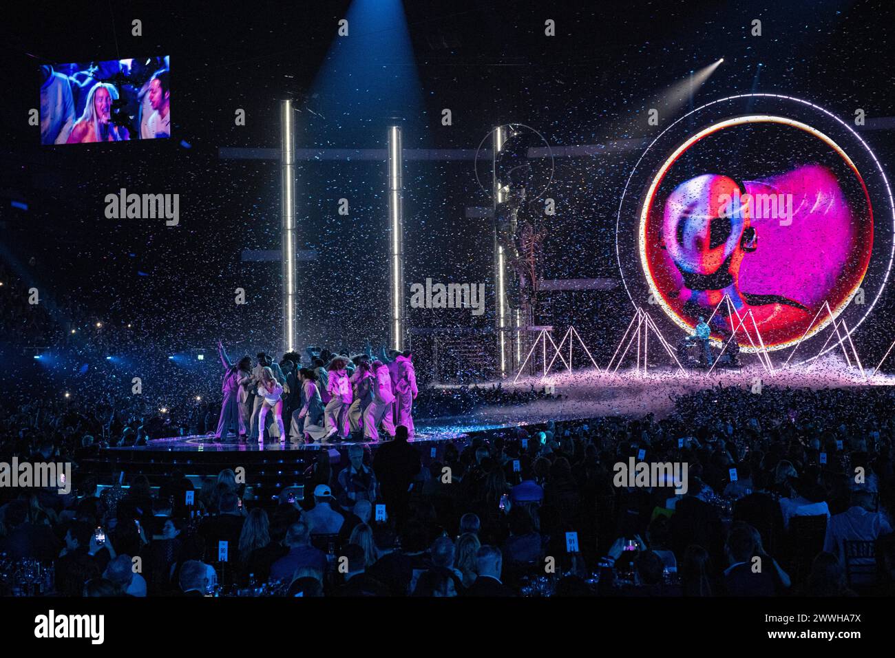 Calvin Harris and Ellie Goulding performing live at the 2024 BRIT ...