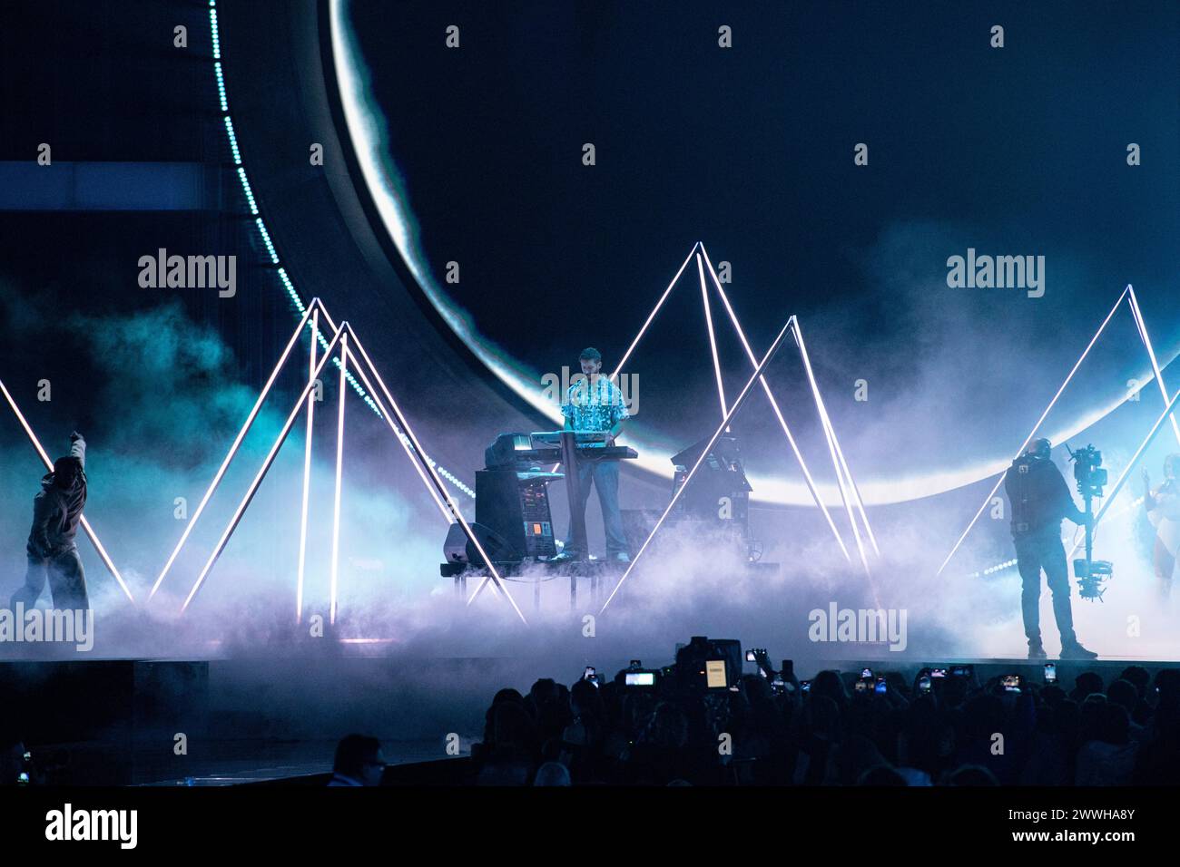 Calvin Harris and Ellie Goulding performing live at the 2024 BRIT ...