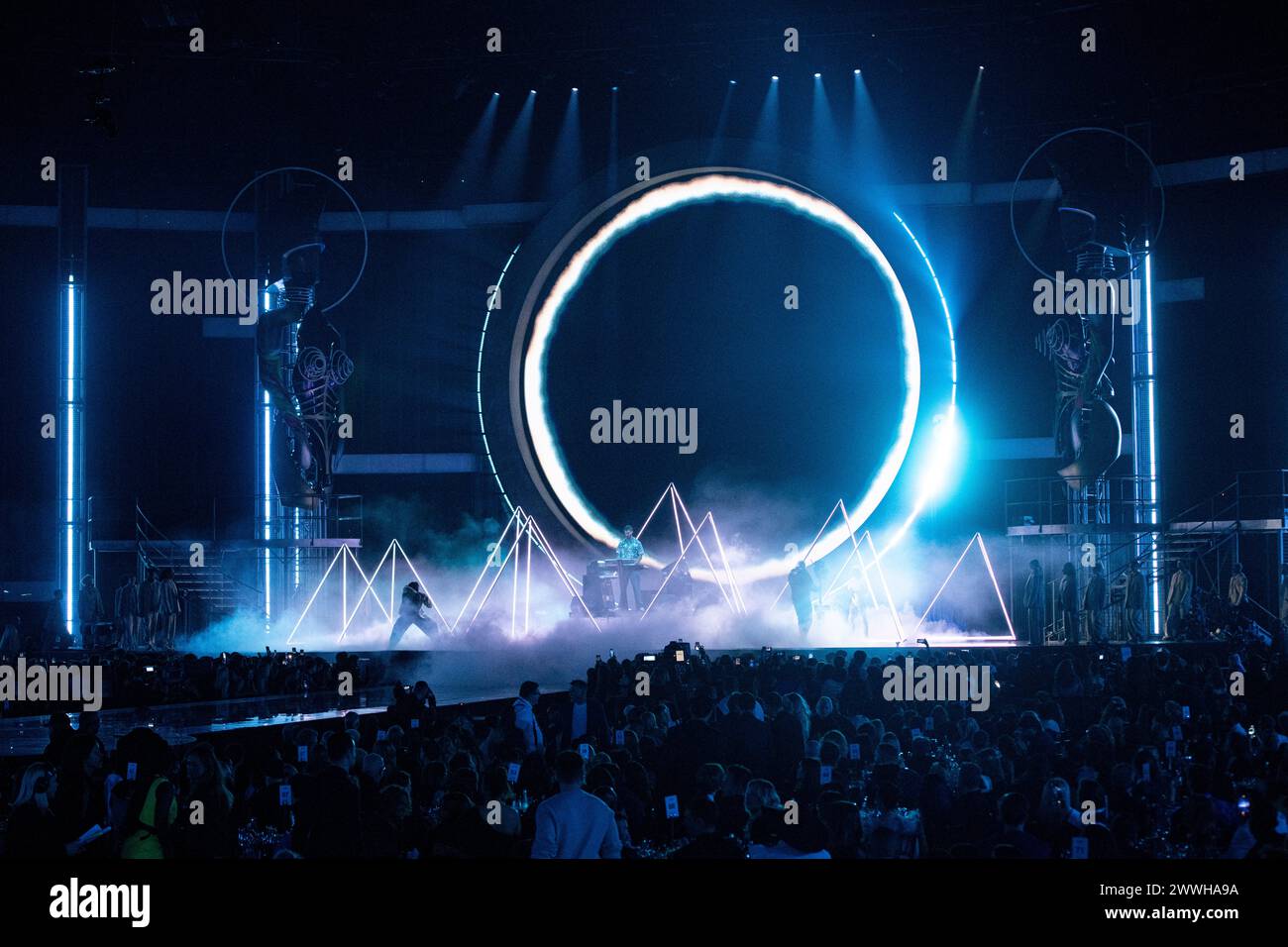 Calvin Harris and Ellie Goulding performing live at the 2024 BRIT ...