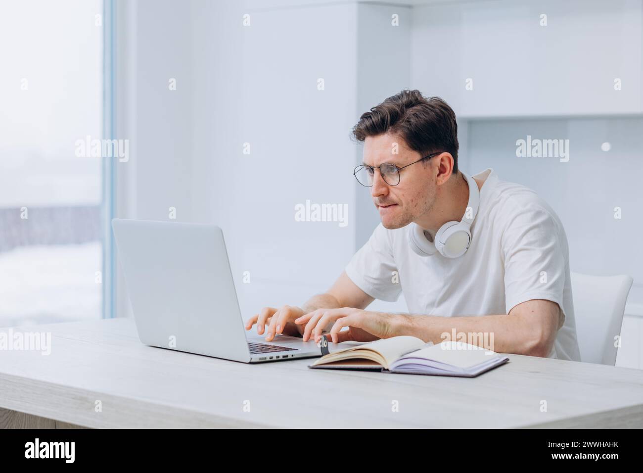 Tech savvy workplace hi-res stock photography and images - Alamy