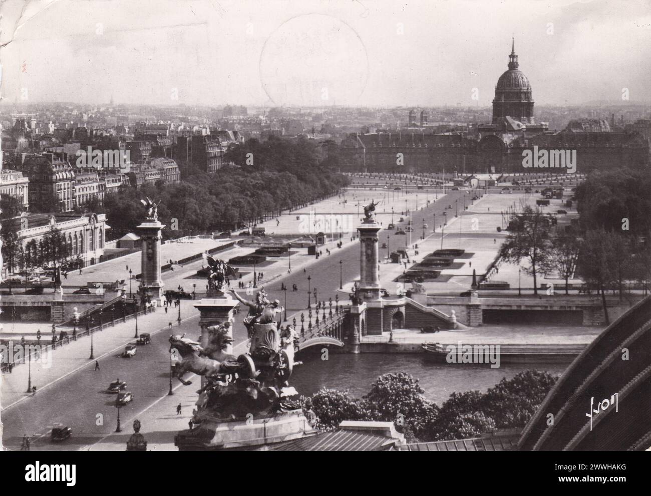 Vintage postcard of Paris En Flanant, Pont Alexandre III, Esplanade et ...