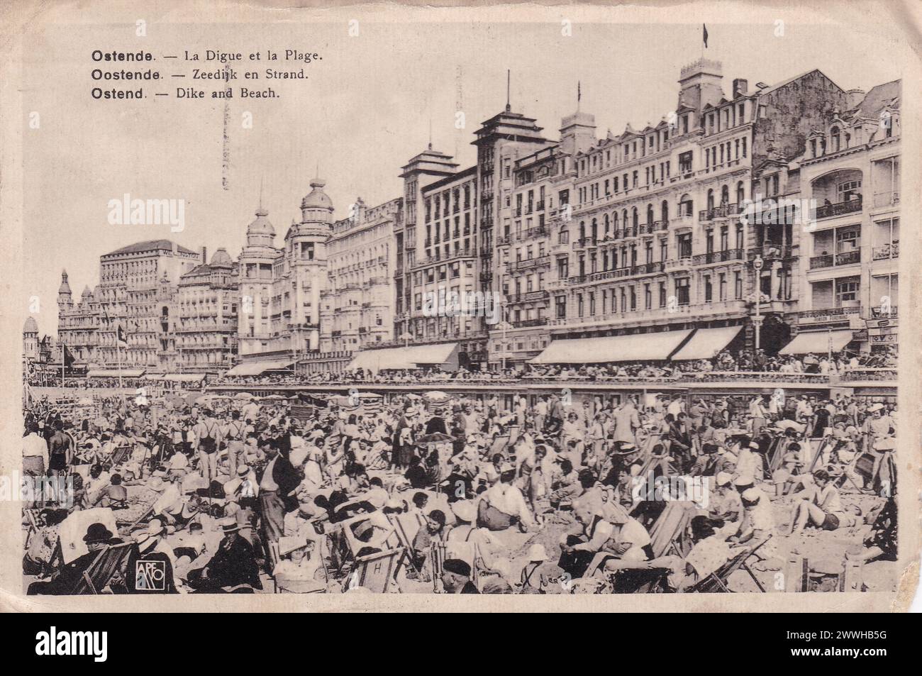Vintage postcard of Ostend - Dike and Beach, 1930s Stock Photo - Alamy