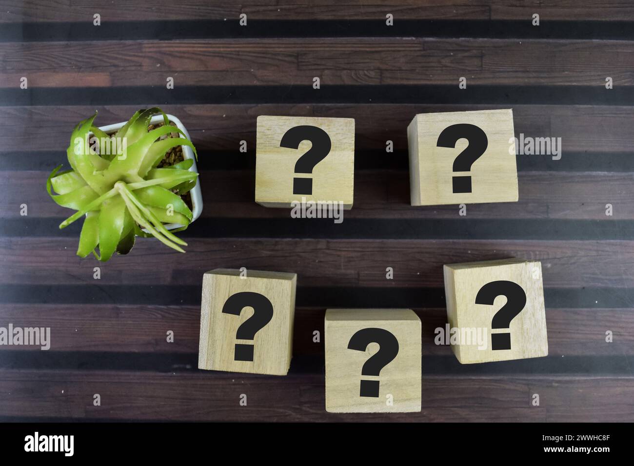 Realistic question mark hi-res stock photography and images - Alamy