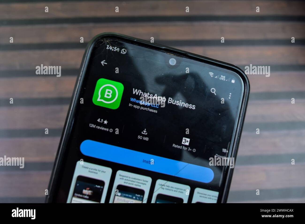 Whatsapp logo office hi-res stock photography and images - Alamy