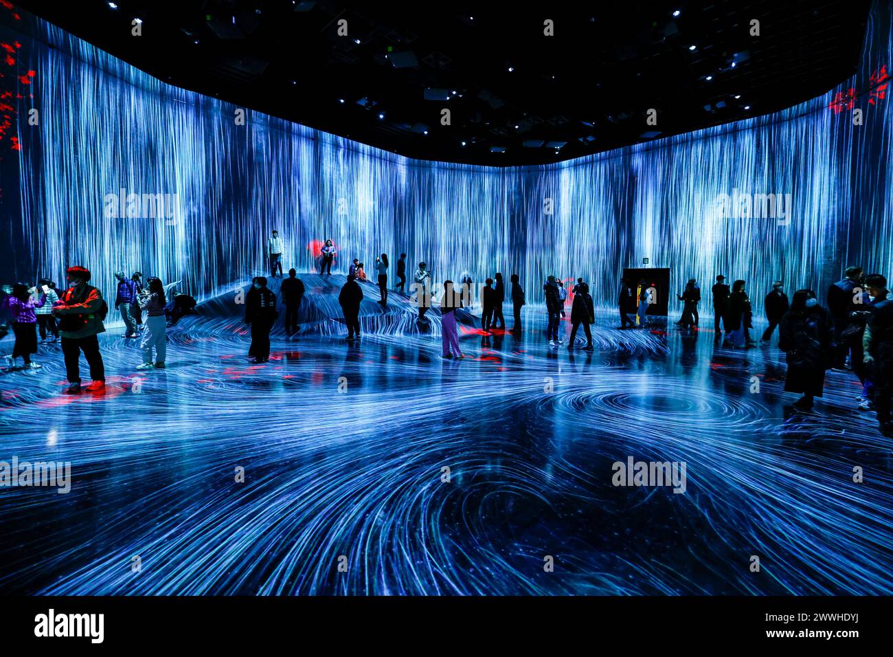 TEAMLAB BORDERLESS TOKYO Stock Photo - Alamy