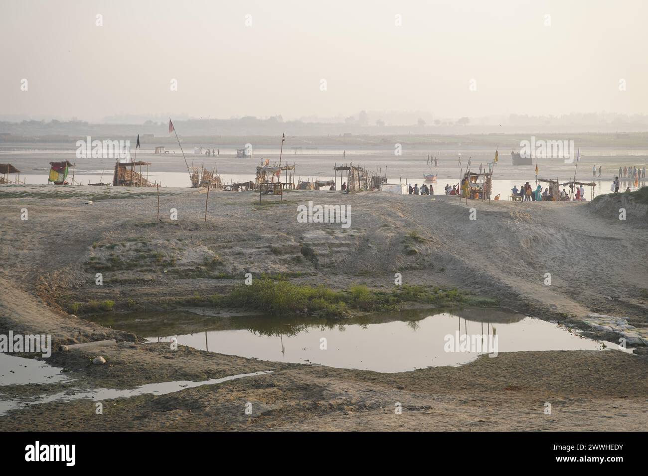 Riverbed of the Ganges. Sarsaiya Ghat, Kanpur, Uttar Pradesh, India ...