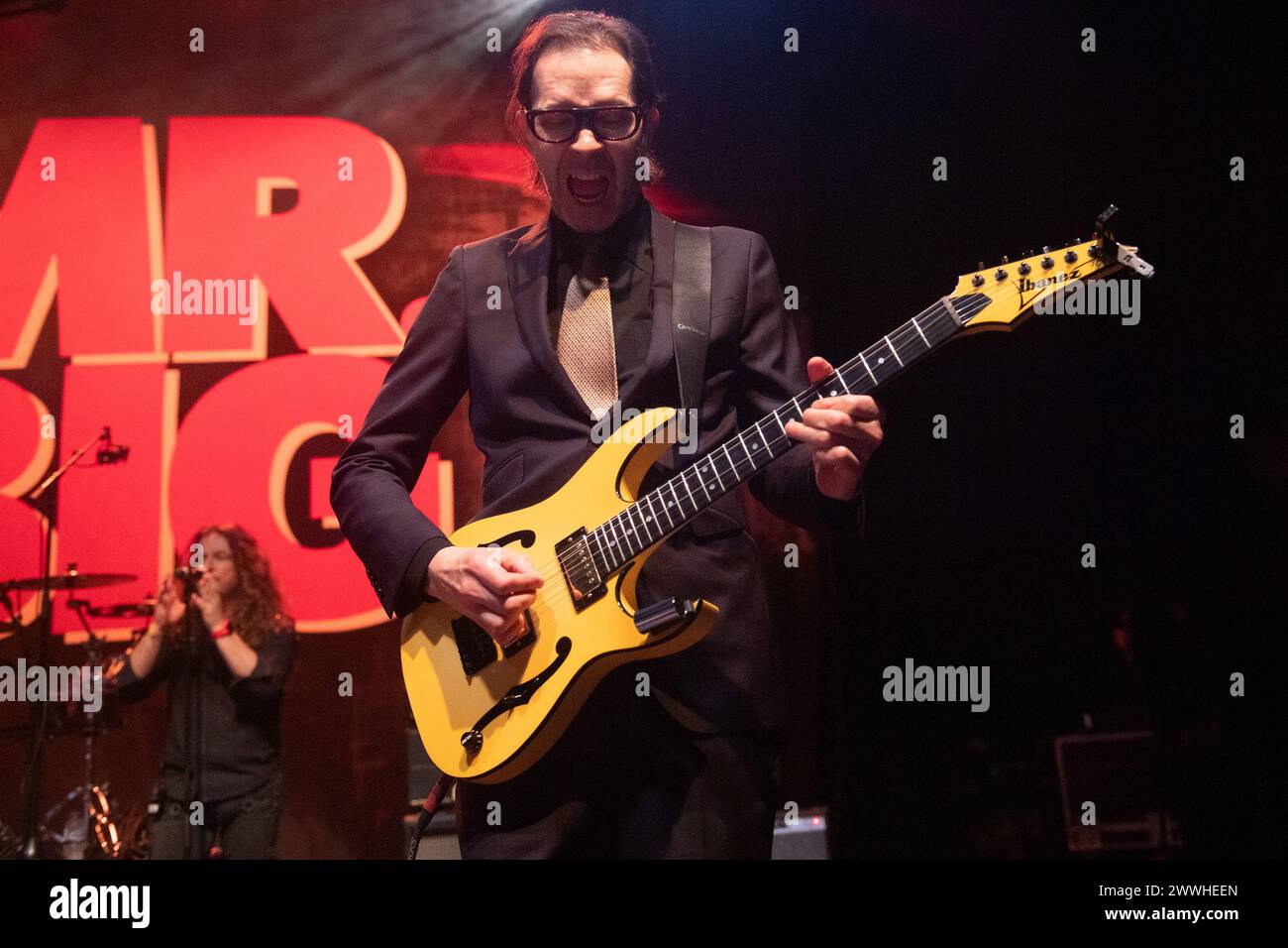 Paul gilbert guitar mr big hi-res stock photography and images - Alamy