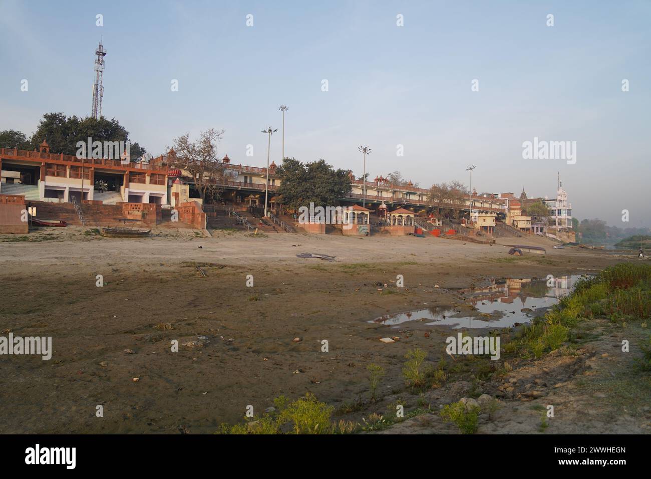 Sarsaiya Ghat and riverbed of the Ganges. Kanpur, Uttar Pradesh, India ...