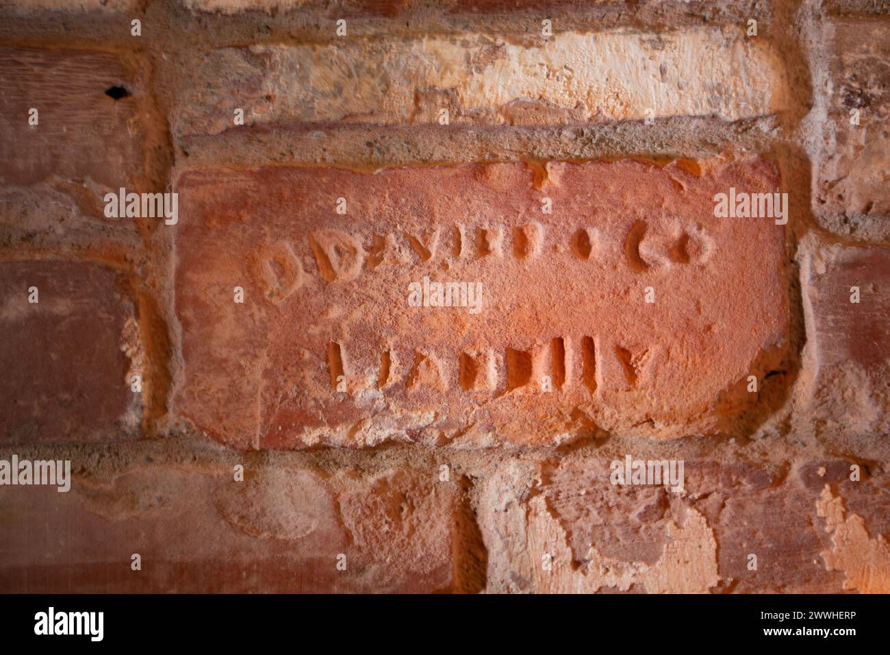 Builders brick wall hi-res stock photography and images - Alamy
