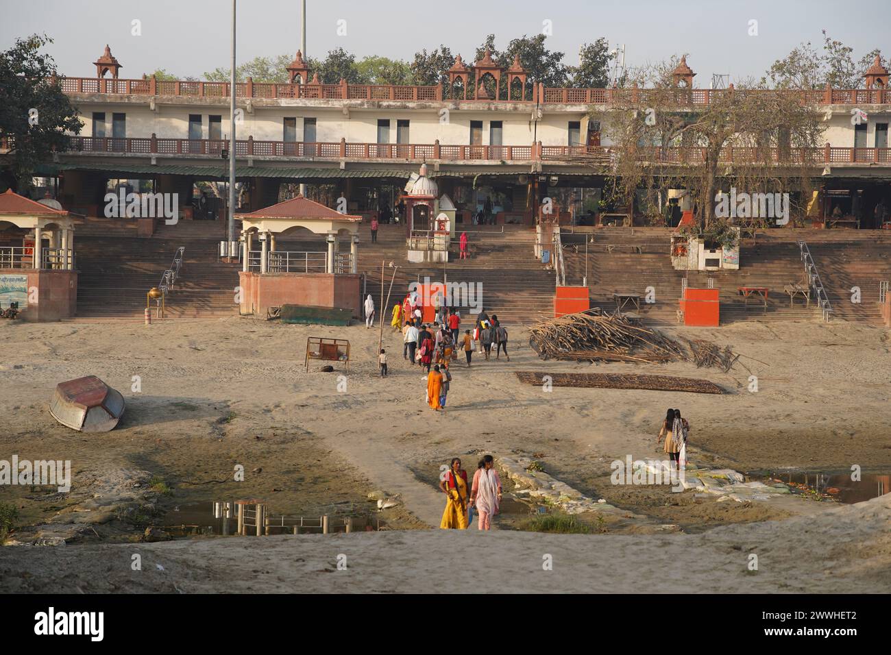 Sarsaiya Ghat and riverbed of the Ganges. Kanpur, Uttar Pradesh, India ...