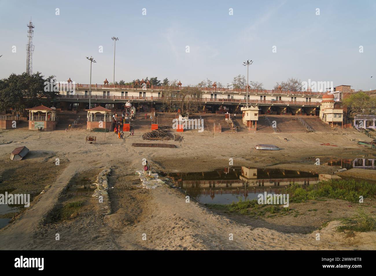 Sarsaiya Ghat and riverbed of the Ganges. Kanpur, Uttar Pradesh, India ...