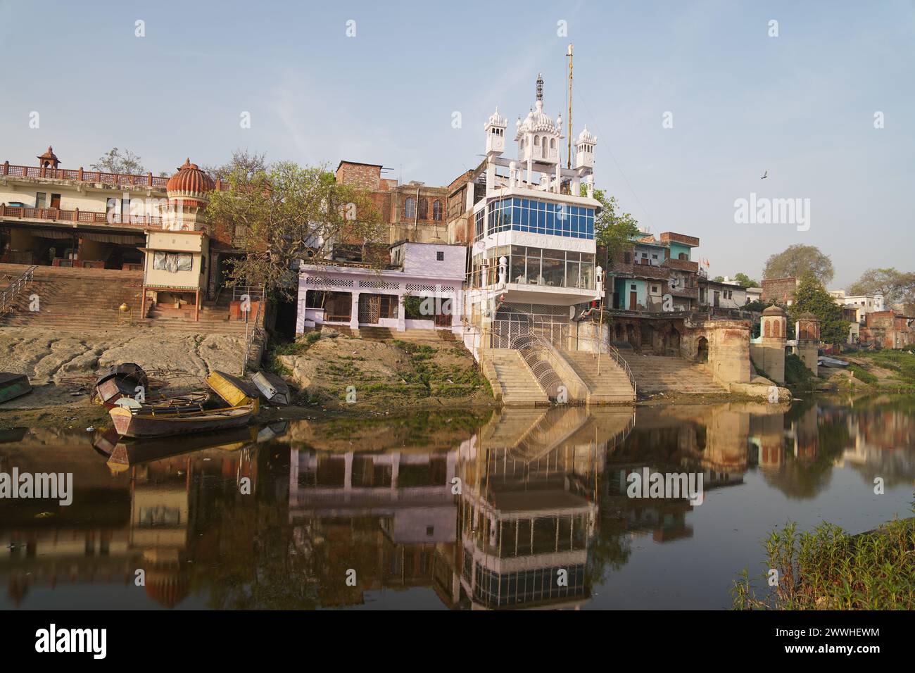Private building at riverbank of the Ganges. Sarsaiya Ghat, Kanpur ...