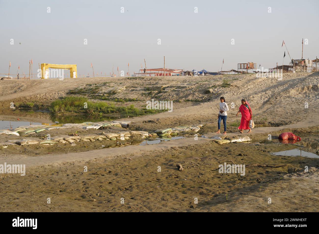 Riverbed of the Ganges. Sarsaiya Ghat, Kanpur, Uttar Pradesh, India ...