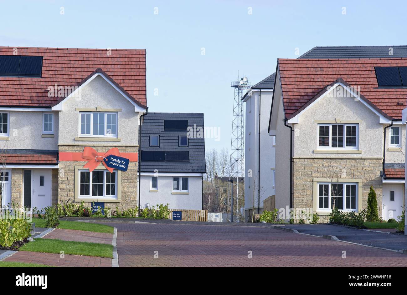 Billboard advertising new housing hi-res stock photography and images ...