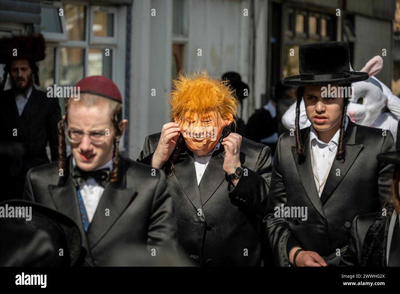 Donald trump costume purim hi-res stock photography and images - Alamy