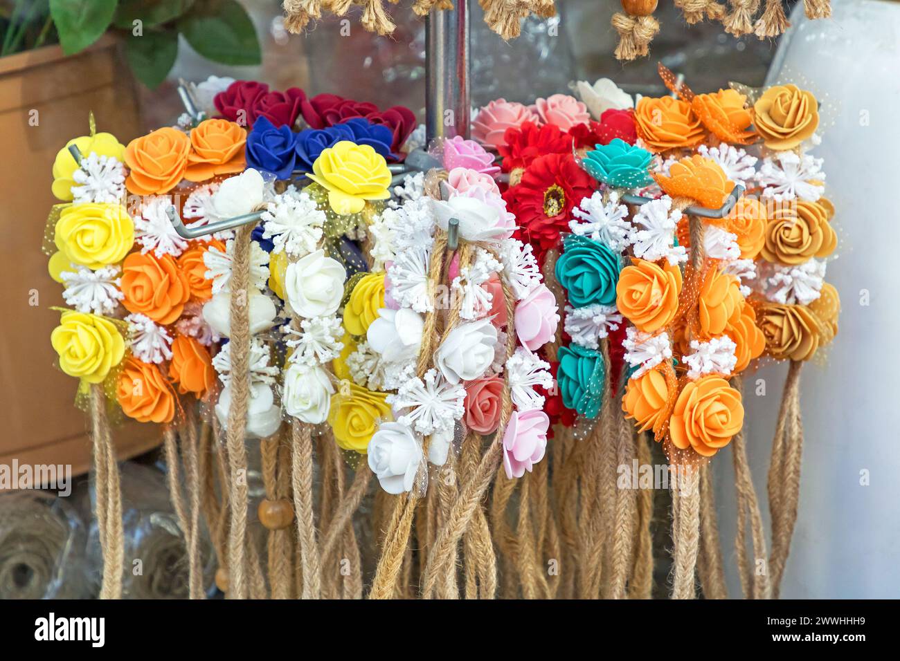 Fake flowers interior hi-res stock photography and images - Alamy