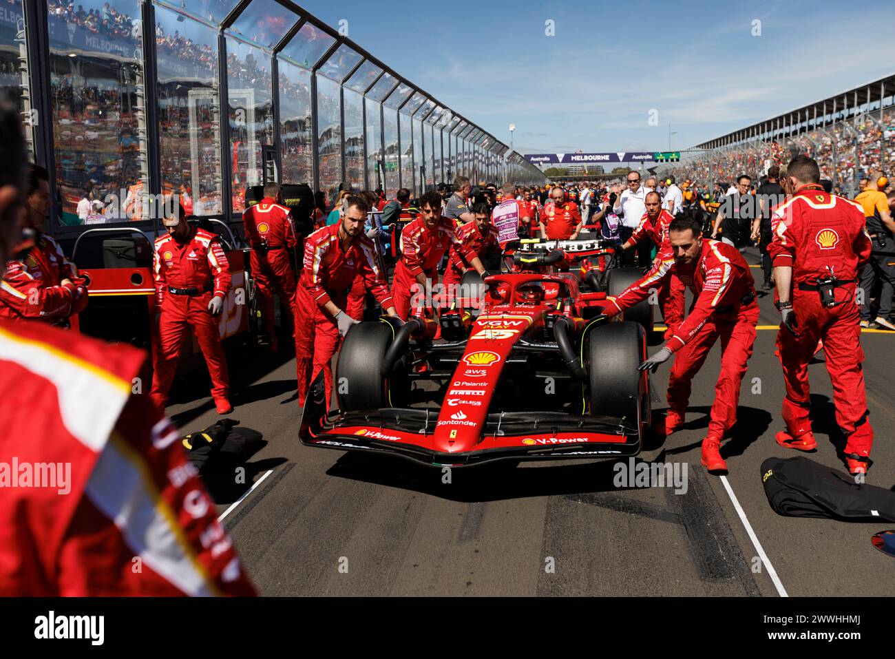 F1 grid 2024 hi-res stock photography and images - Alamy