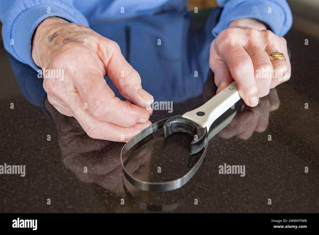 Rubber grip inside expanding loop hi-res stock photography and images ...