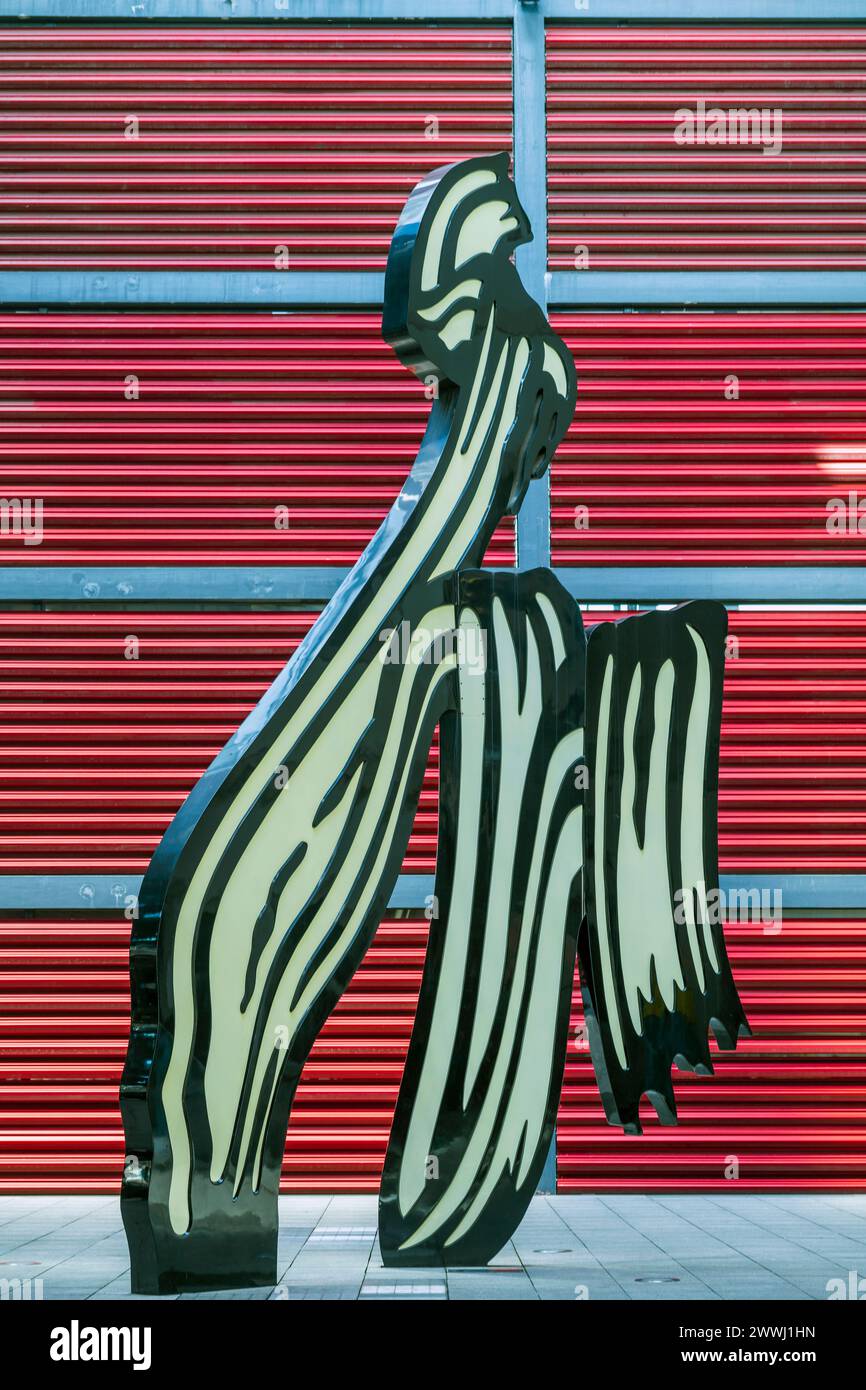 "Brushstroke" sculpture by Roy Lichtenstein, Reina Sofia museum (Museo ...