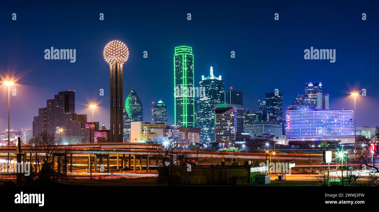 Dallas skyline by night Stock Photo - Alamy