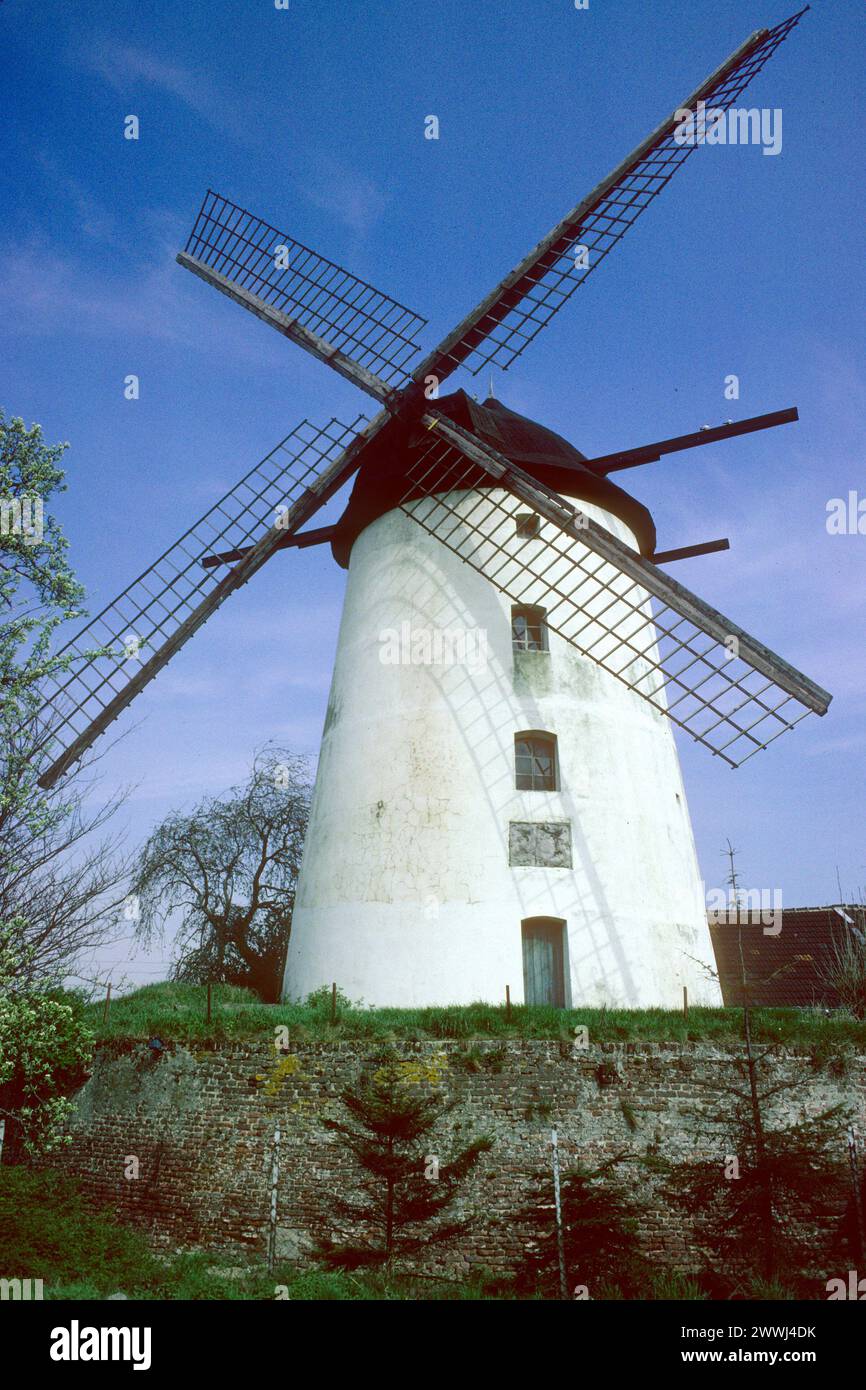 1980s windmill hi-res stock photography and images - Alamy