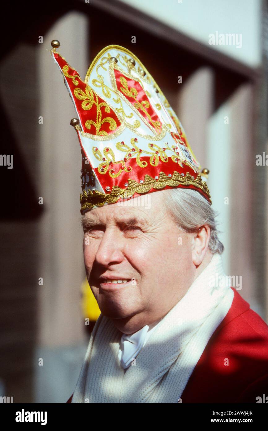 Man dressed up for Rose Monday Carnival parade in 1982, Cologne, North ...