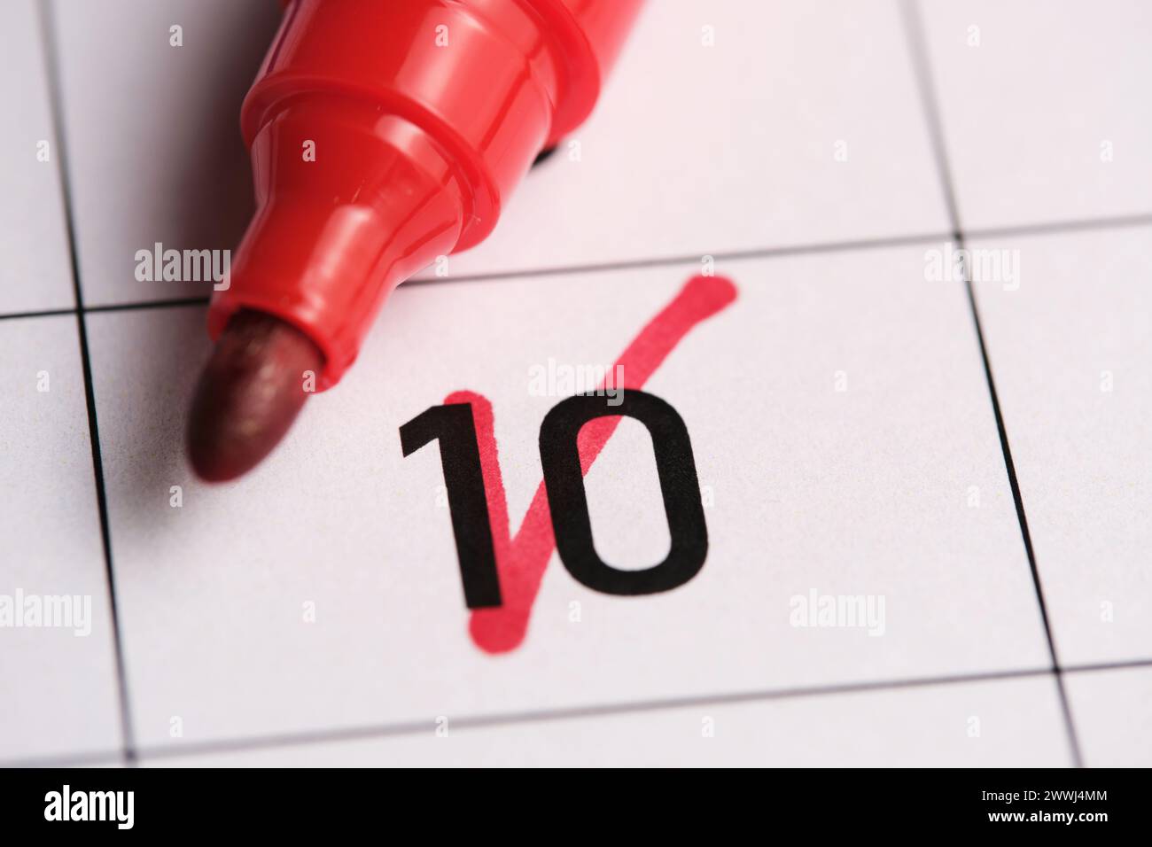 Crossed out calendar hi-res stock photography and images - Alamy