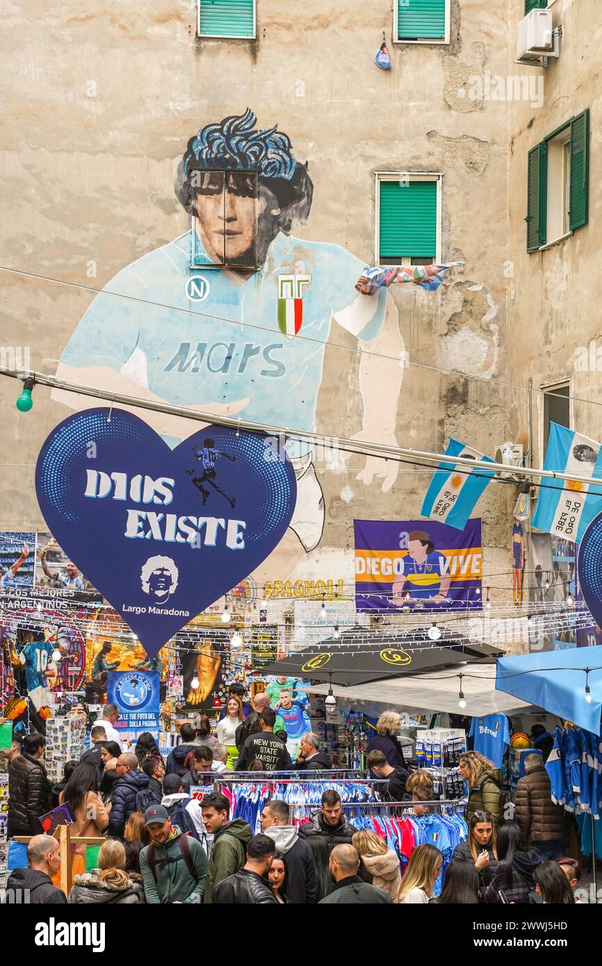 Diego Maradona mural in the Spanish Quarter of Naples, what has become ...