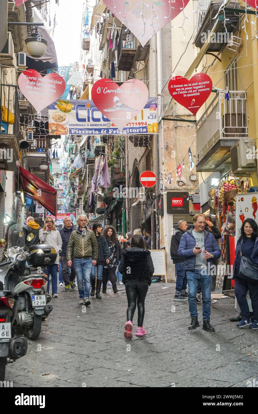 Busy shopping street in old historic centre of the City of Naples ...