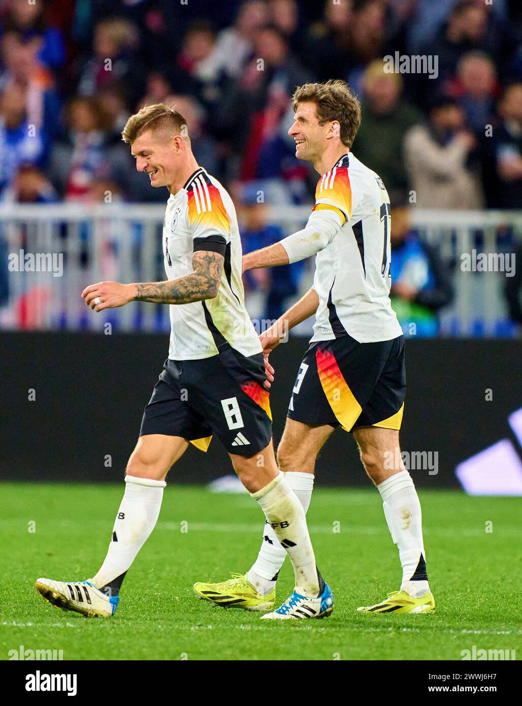 Toni kroos thomas muller hi-res stock photography and images - Alamy