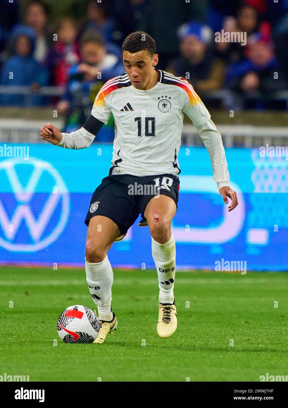 Jamal musiala body hi-res stock photography and images - Alamy