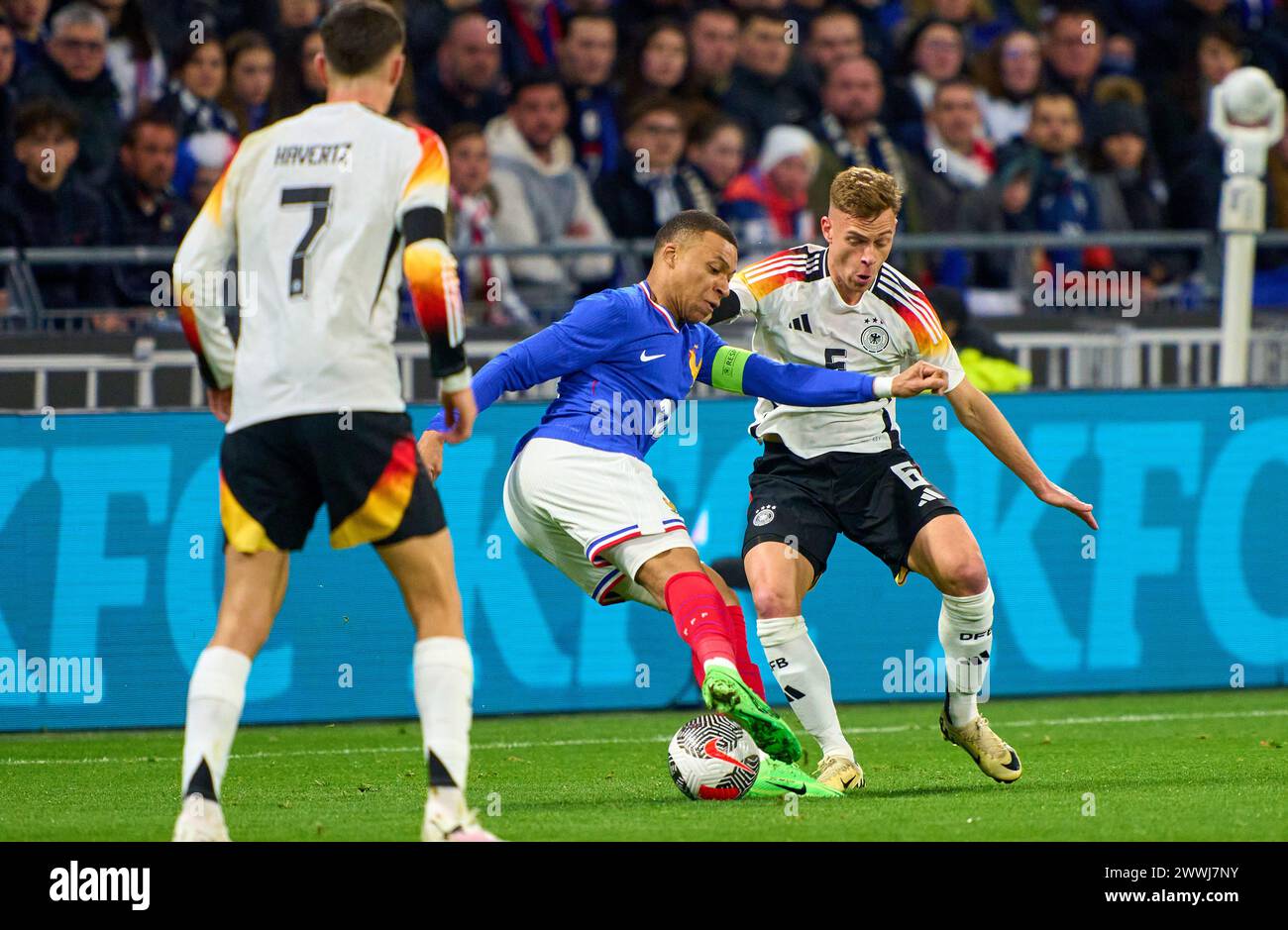 Kylian MBAPPE, FRA 10 compete for the ball, tackling, duel, header ...