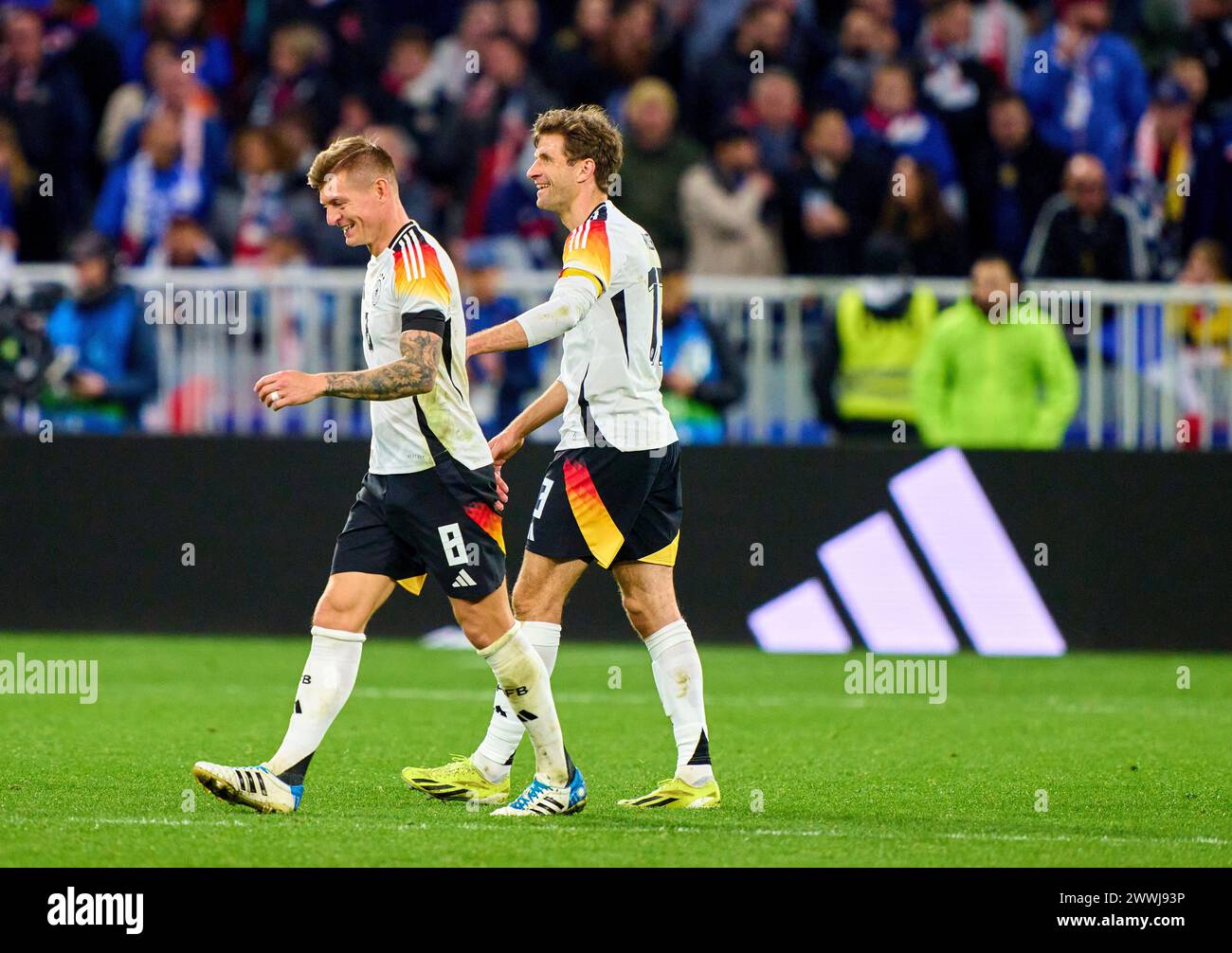 Toni kroos thomas muller hi-res stock photography and images - Alamy