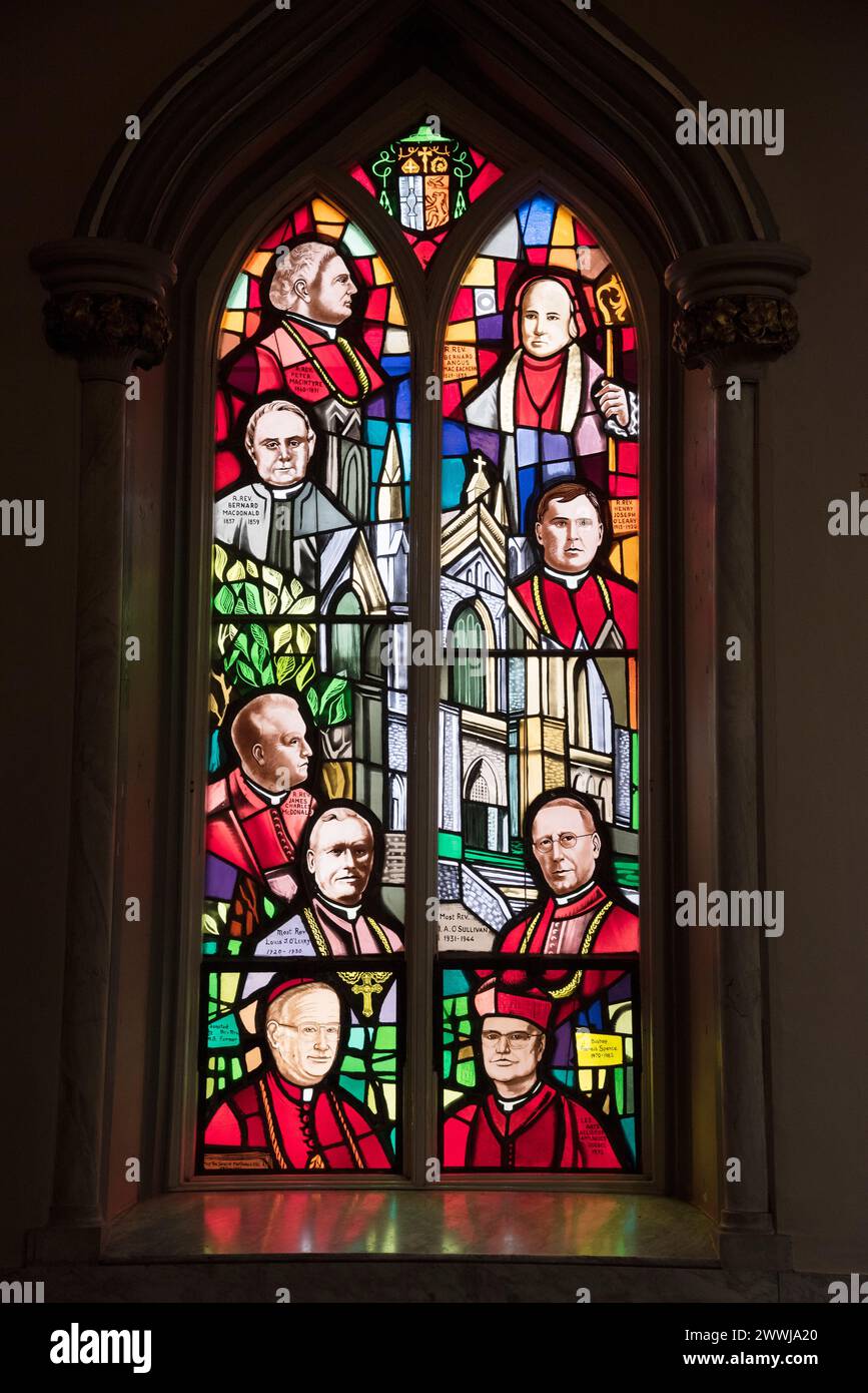 Reverends and cardinals hi-res stock photography and images - Alamy