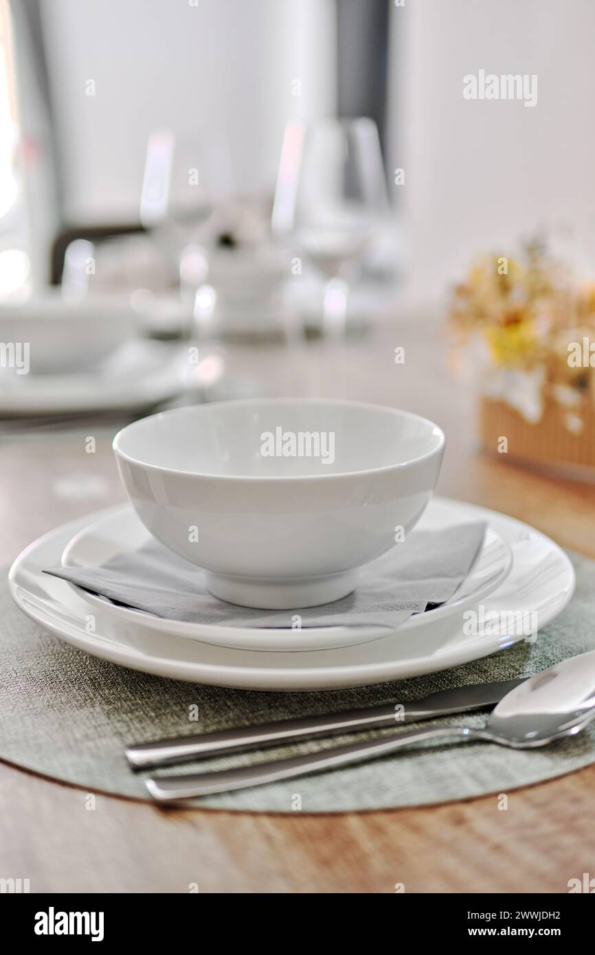 Dining table plates crockery cutlery glasses hi-res stock photography ...