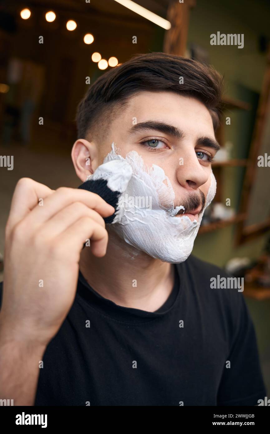 Man shaving razor cut himself hi-res stock photography and images - Alamy