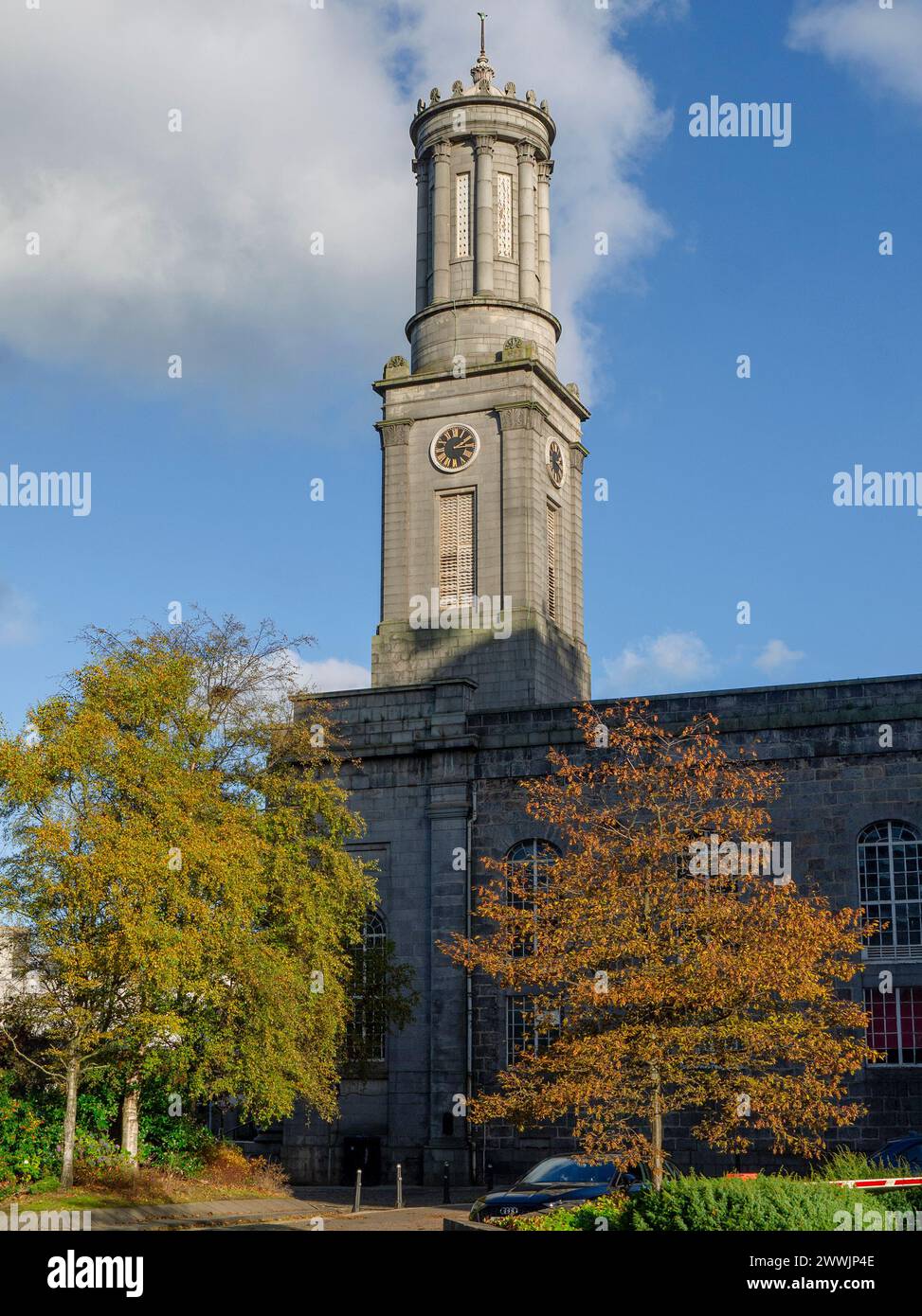 Aberdeen arts centre clock hi-res stock photography and images - Alamy