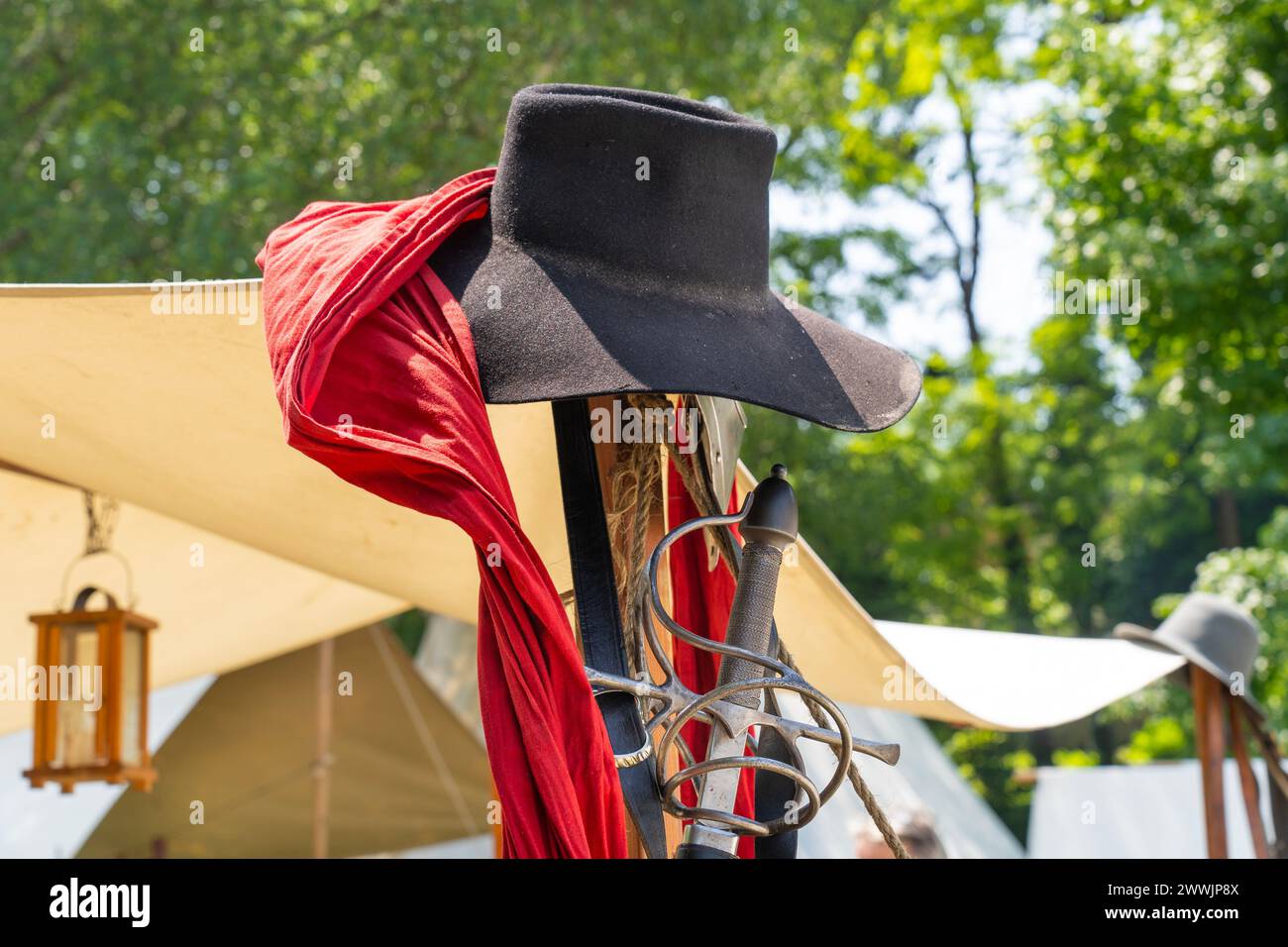 Medieval soldier hat hi-res stock photography and images - Alamy