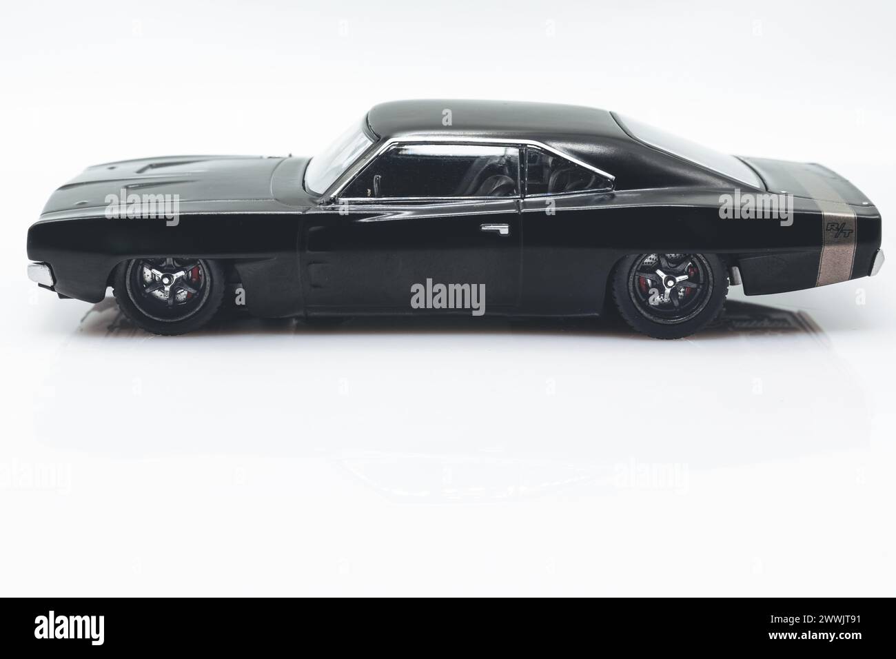 Fast&Furious Dodge Charger Hellacious 1:43 model car, side view, white ...