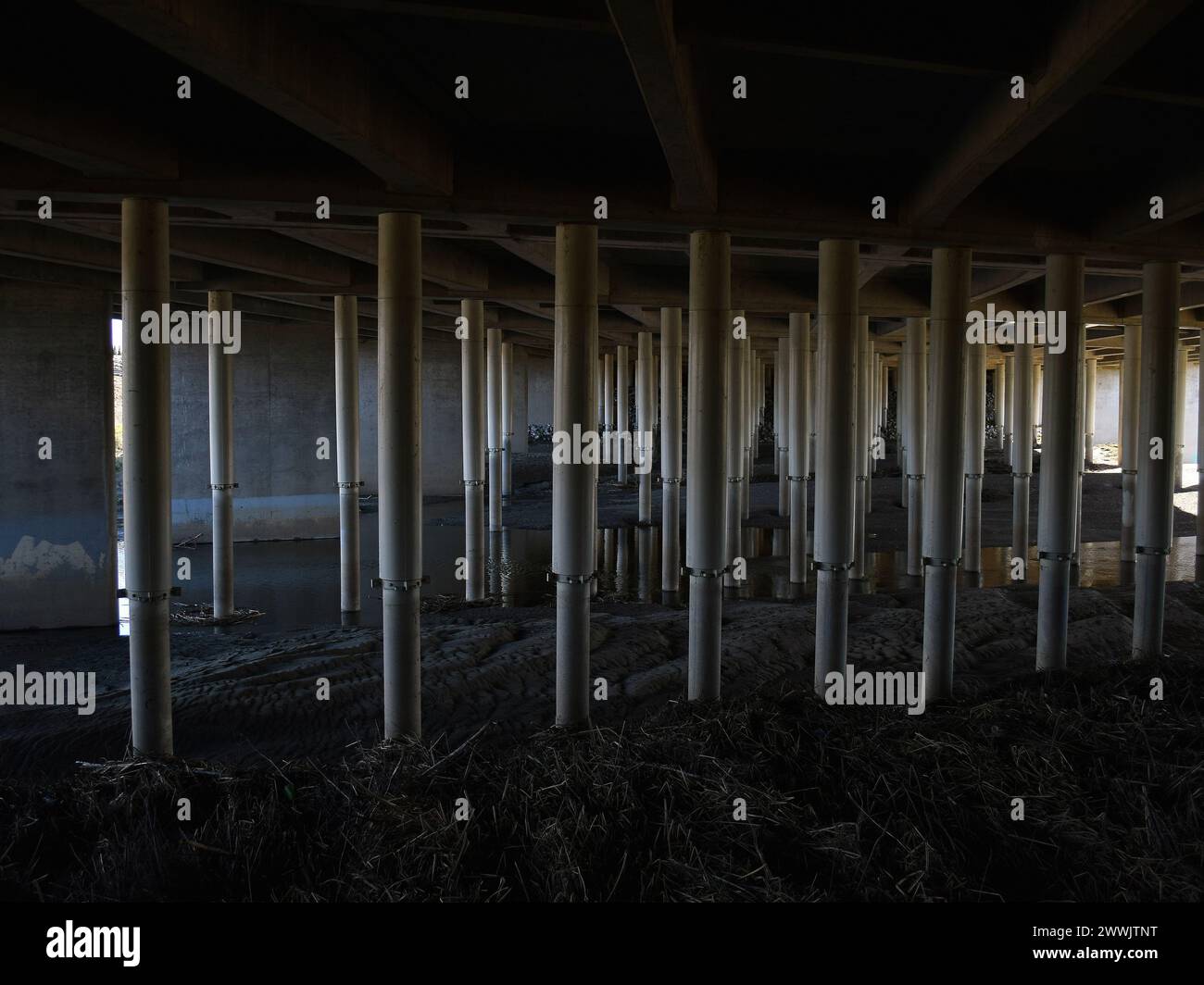 880 freeway Alameda Creek overpass earthquake reinforced supports in ...